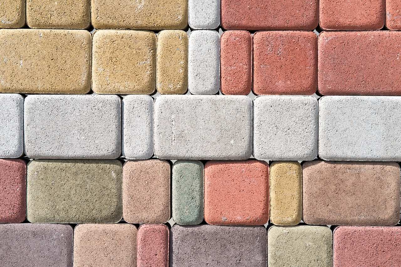 Como aplicar paver colorido e melhorar o aspecto visual de sua obra